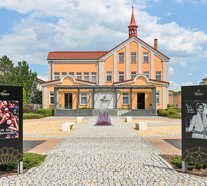 Moser glassworks tour: Discover the beauty of handmade craftsmanship ...