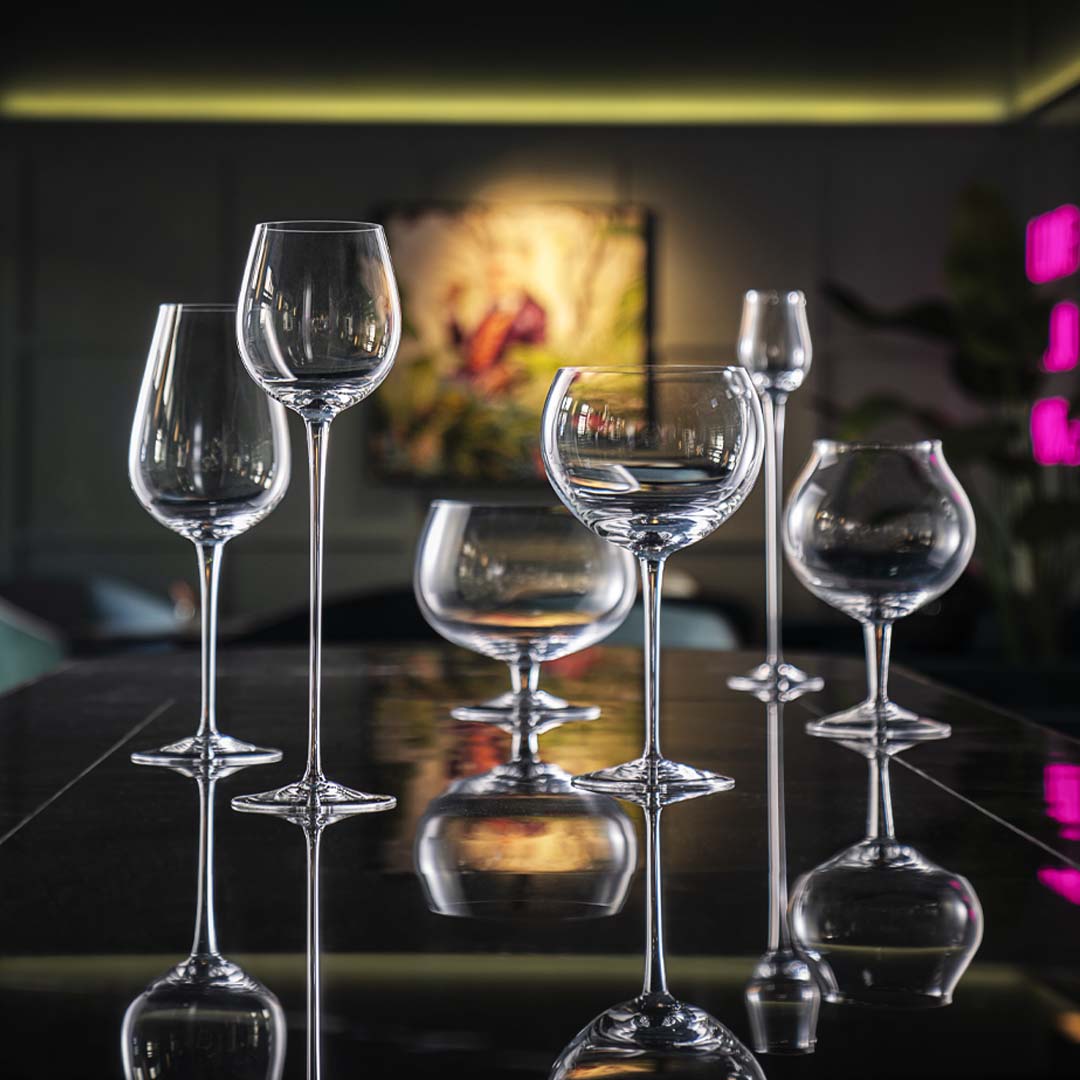 When glasses dance. Meet the legendary Giant Snifters Club of Moser ...