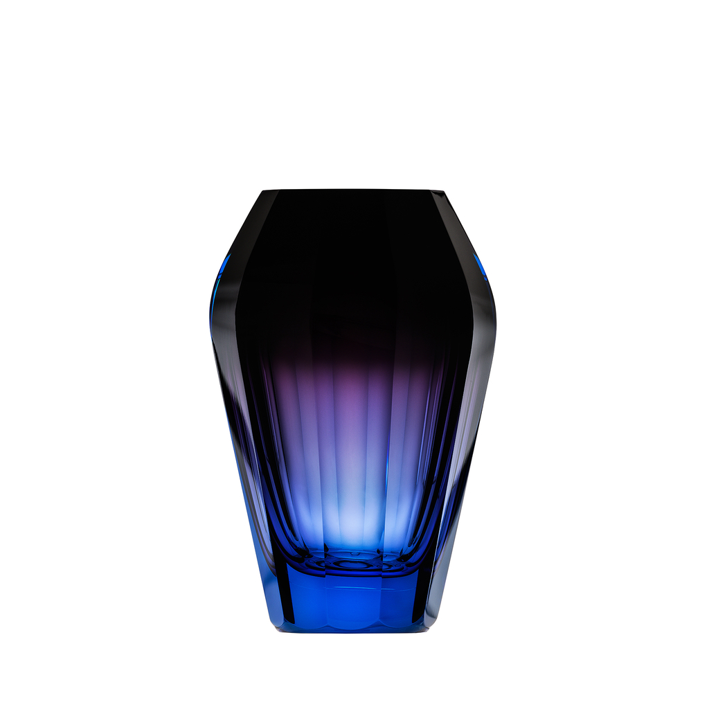 Hand-cut Bohemian crystal vase Diva by Moser