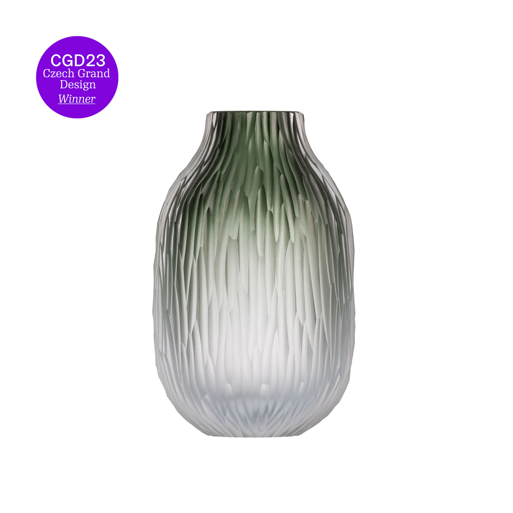 Pinea vase made of hand-cut Moser crystal