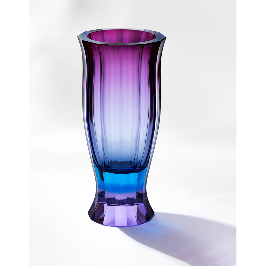 Fandango vase with engraved flamingos. Hand-cut crystal