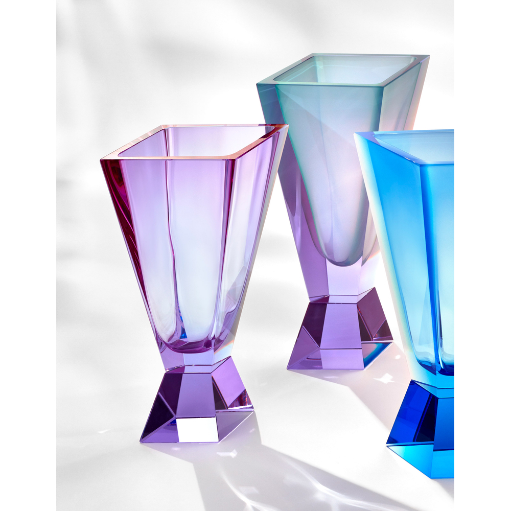Bariel vase made from hand-cut Moser crystal