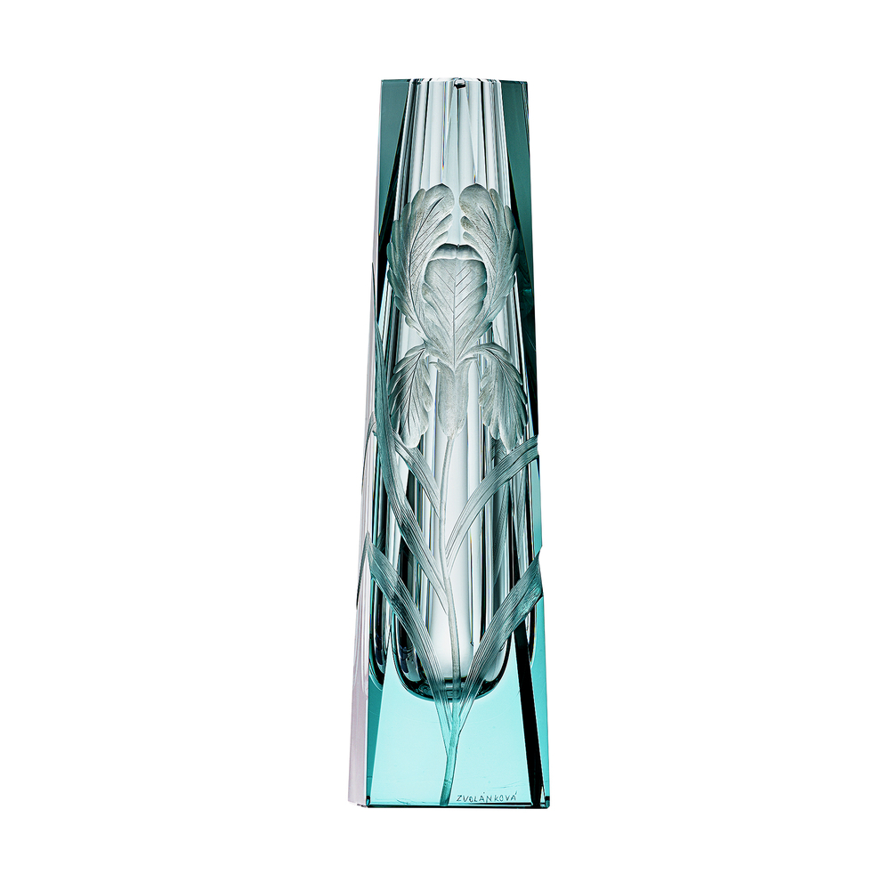 The Lara vase from hand-cut, engraved Moser crystal