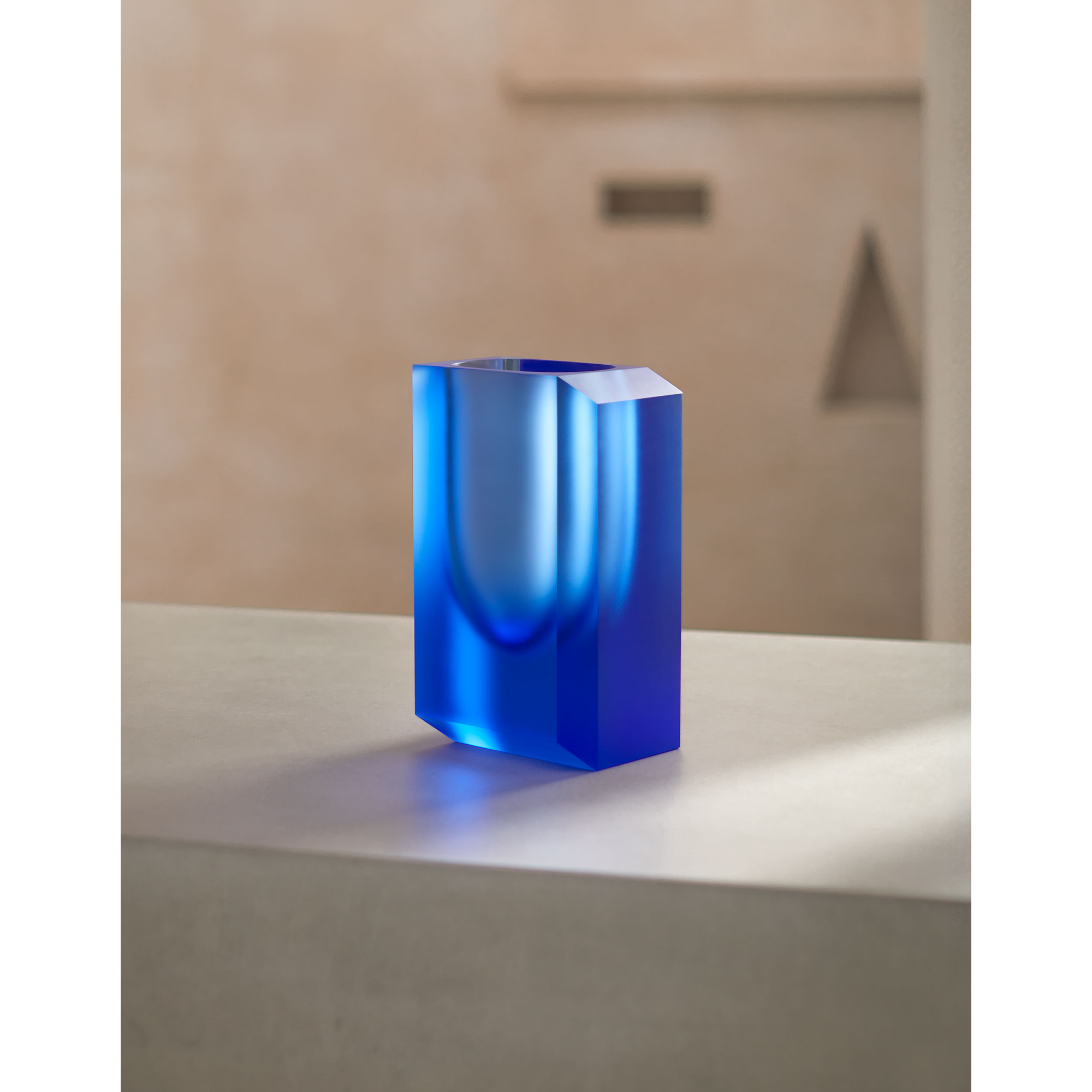 A uniquality from the depths. Abyss vase by Jan Plecháč